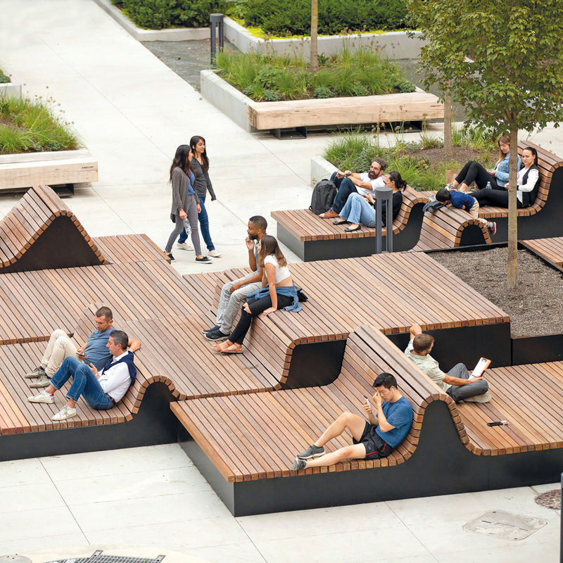 External seating - Riverwalk East, Chicago | Images