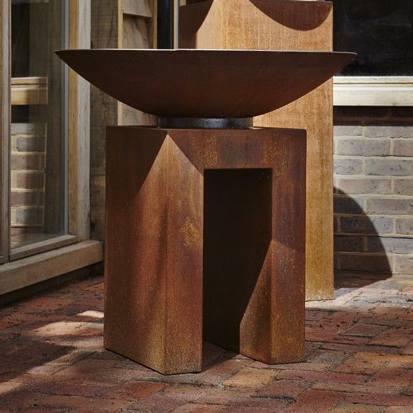 Mensa Corten Steel U-Plinth Landscape Feature | Images