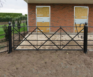 Steel driveway gates | EXTERNAL WORKS