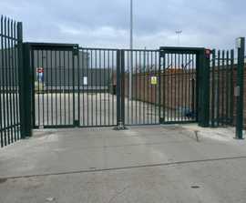 SpeedMaster™ bi-folding trackless speed gates | CLD Physical Security ...