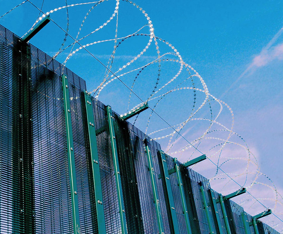 Securus AC SR2 - 358 rigid mesh security fencing to LPS 1175 SR2 | Images