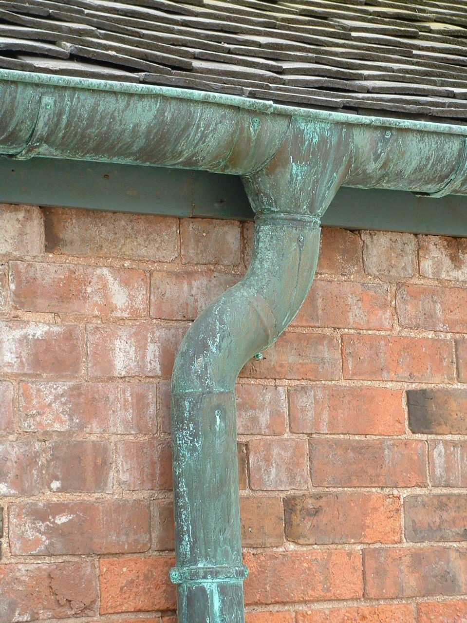 Half-round copper gutter and downpipe with a verdigris finish | Metal ...