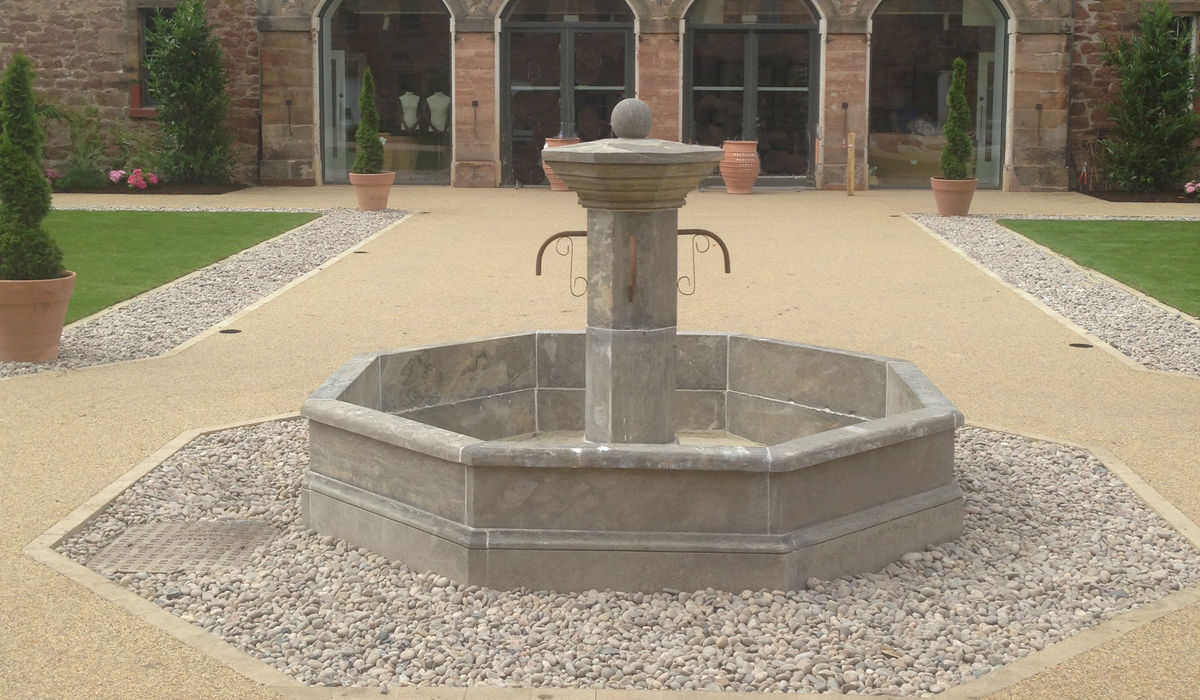 Resin bound courtyard surfacing for Scottish estate | Images