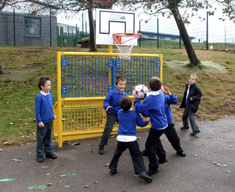 Steel MUGA goals and fencing | Images