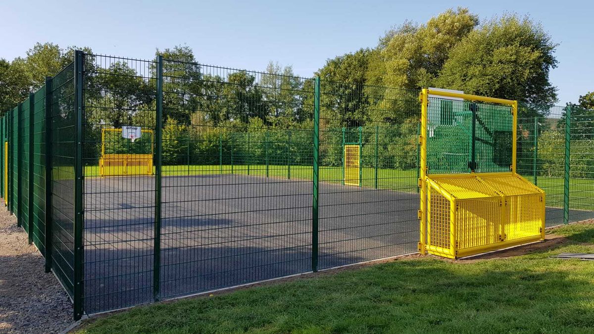 Steel MUGA goals and fencing | Images