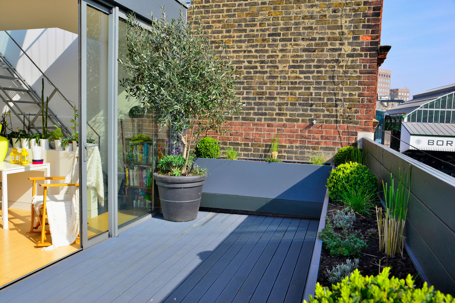 Bespoke steel trough planters, Borough Market residence | IOTA | ESI ...
