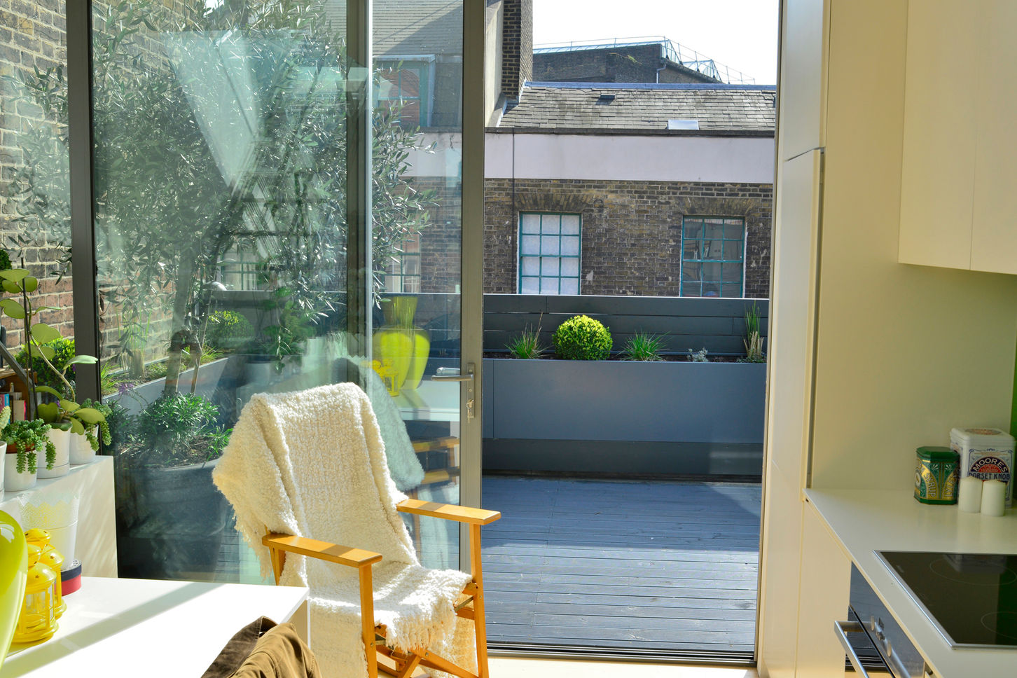 Bespoke steel trough planters, Borough Market residence | IOTA | ESI ...