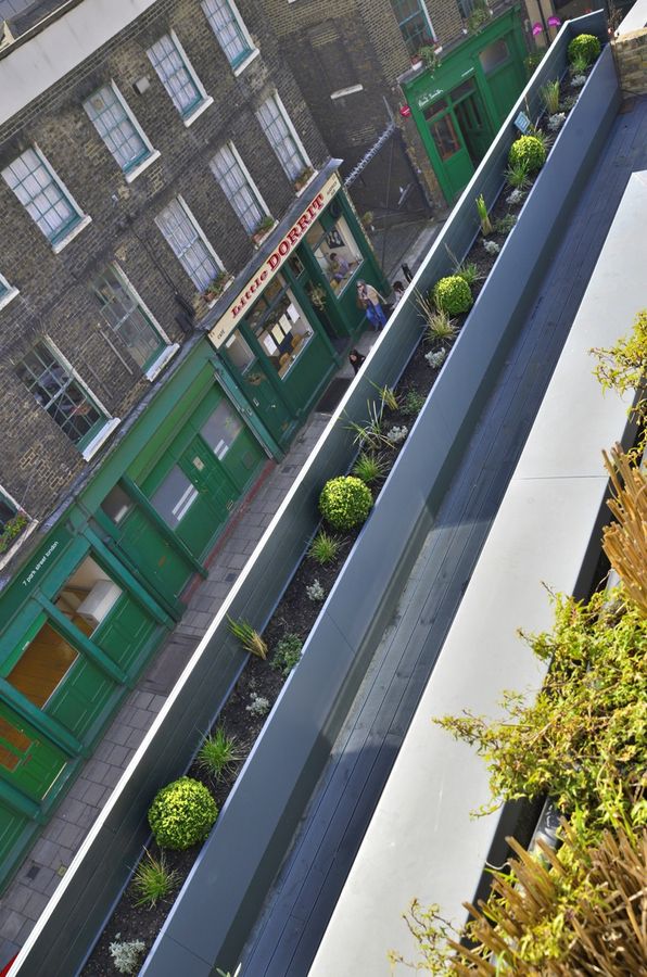 Bespoke steel trough planters, Borough Market residence | IOTA | ESI ...