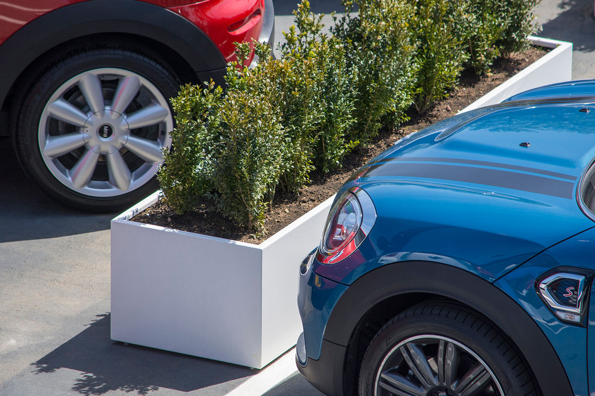 Bespoke movable steel planters for new car dealership | Images