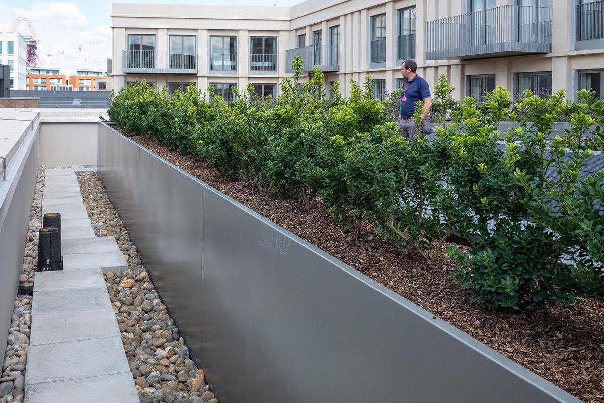 Bespoke large-scale planters for communal roof garden | Images