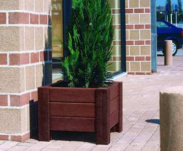 Large outdoor recycled plastic planters | EXTERNAL WORKS