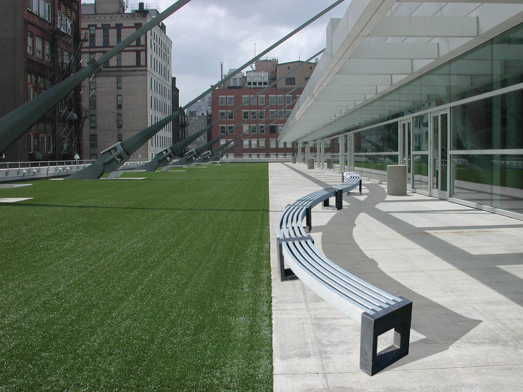 Canvas 30° - recycled plastic curved outdoor bench | Images