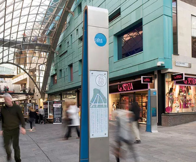 Bespoke wayfinding signage for shopping centre | fwdesign
