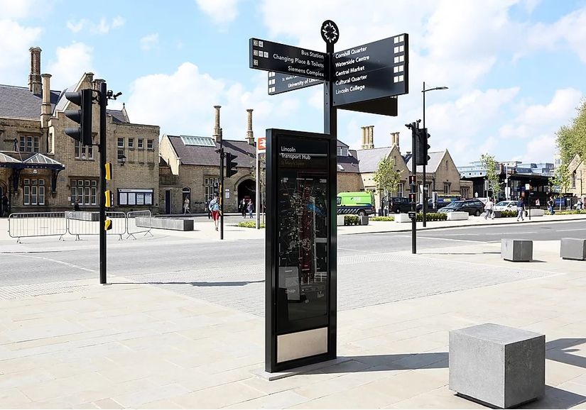 Smart City pedestrian wayfinding system - Lincoln | fwdesign | ESI ...