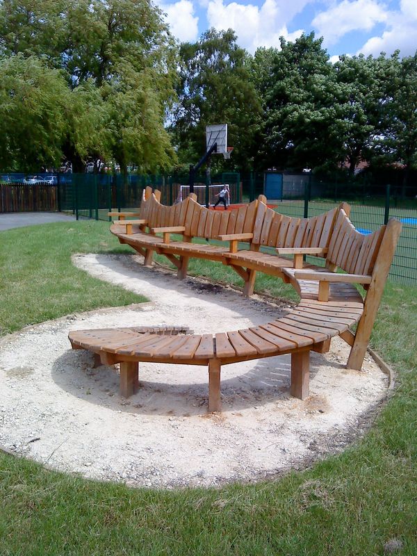 Bespoke timber tree seats | Images