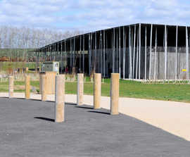 Robust aluminium landscape edging for Stonehenge | Kinley | ESI ...