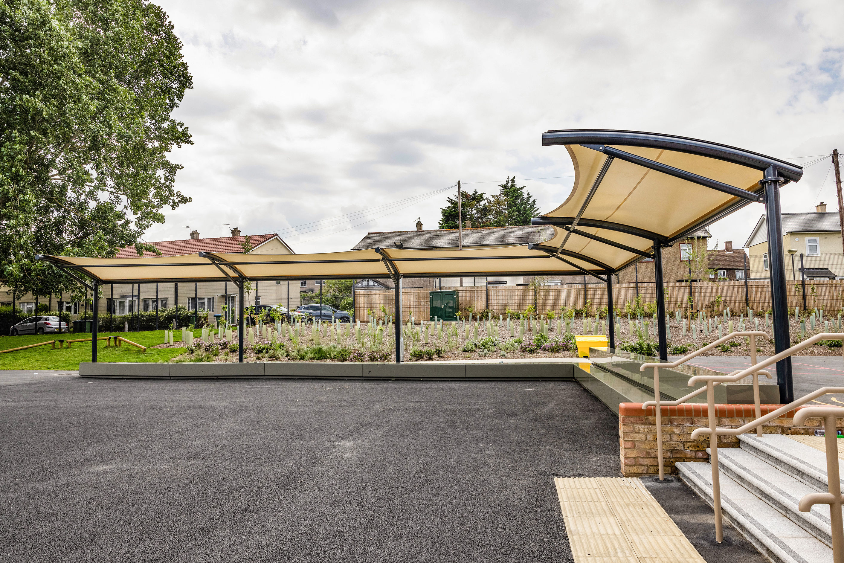 Kidbrooke Park Primary School, London | Langley Design Street Furniture ...