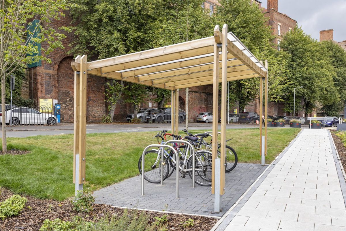 Small timber cycle shelter - Nottingham College City Hub | Images