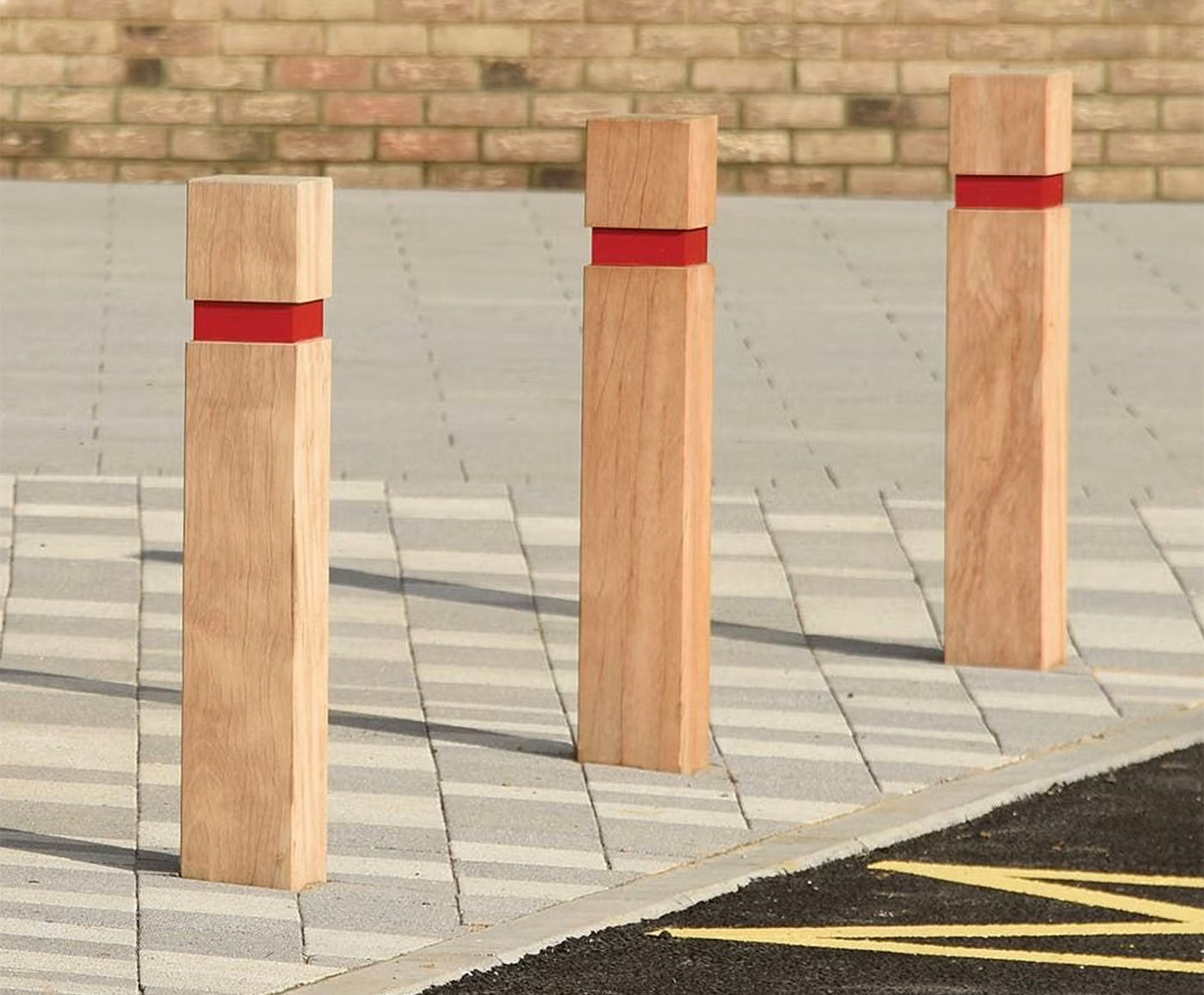 Bx17 Flat – flat top hardwood timber bollard | Broxap | ESI External Works