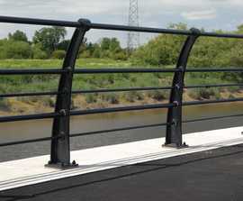 Quayside – ductile iron 5-rail curved railing system | Broxap | ESI ...