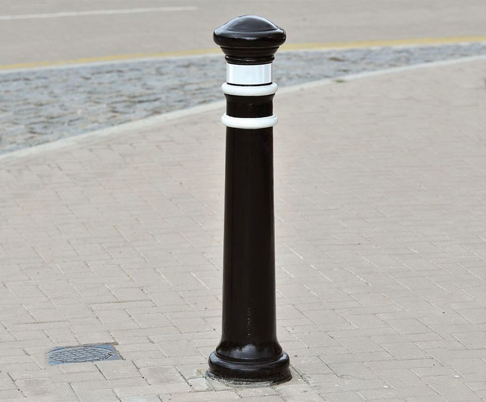 Manchester – traditional cast iron bollard | Images
