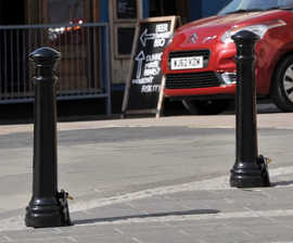 Manchester – traditional cast iron bollard | Broxap | ESI External Works
