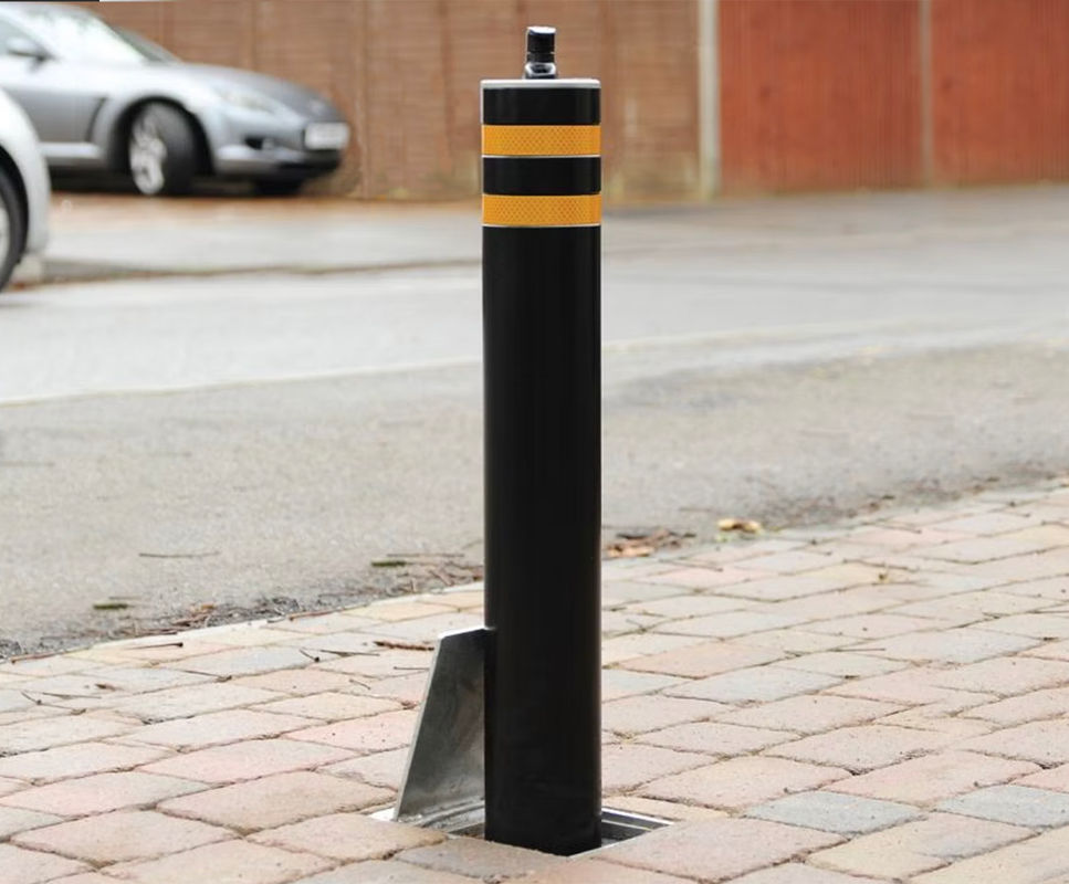 Manually-operated telescopic security posts | Images