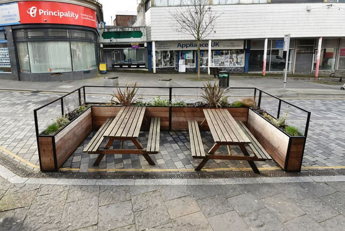 Parklets create safe outdoor seating areas for Welsh town centres | Images