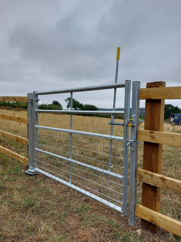 Steel Bridleway gates | Images