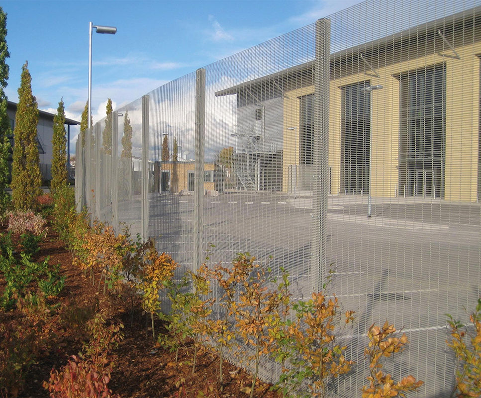Images for Securus - 358 rigid mesh high-security fencing system