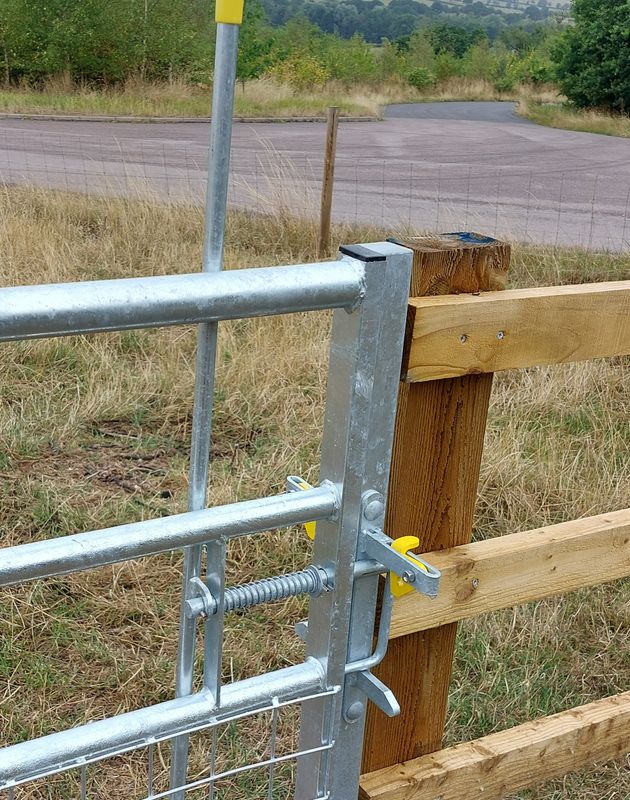 Steel Bridleway gates | Images