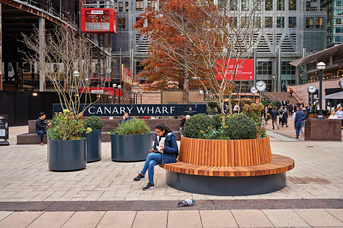 Parklets, seating, tables and planters - Canary Wharf, London ...