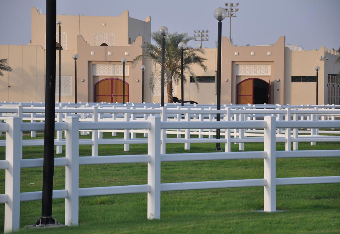 Duralock equestrian and racing paddock fencing | Images
