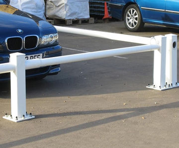 Safety barriers | EXTERNAL WORKS