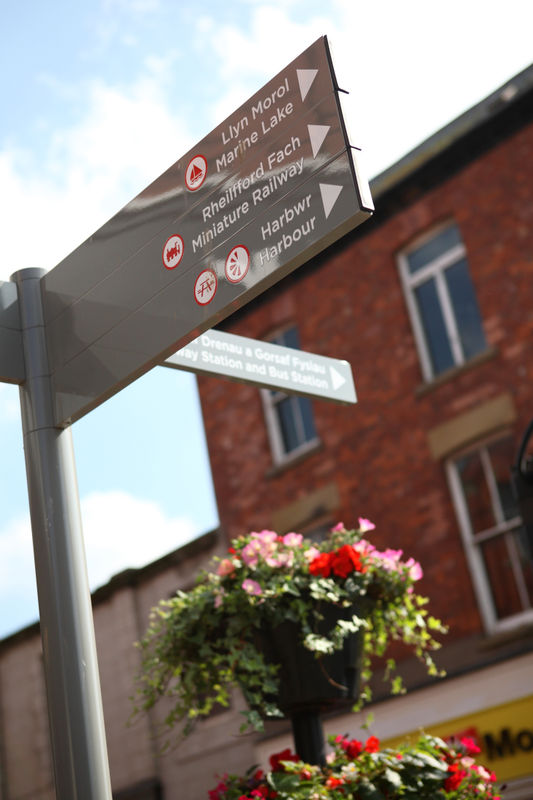 WAY2GO™ wayfinding fingerpost | Images