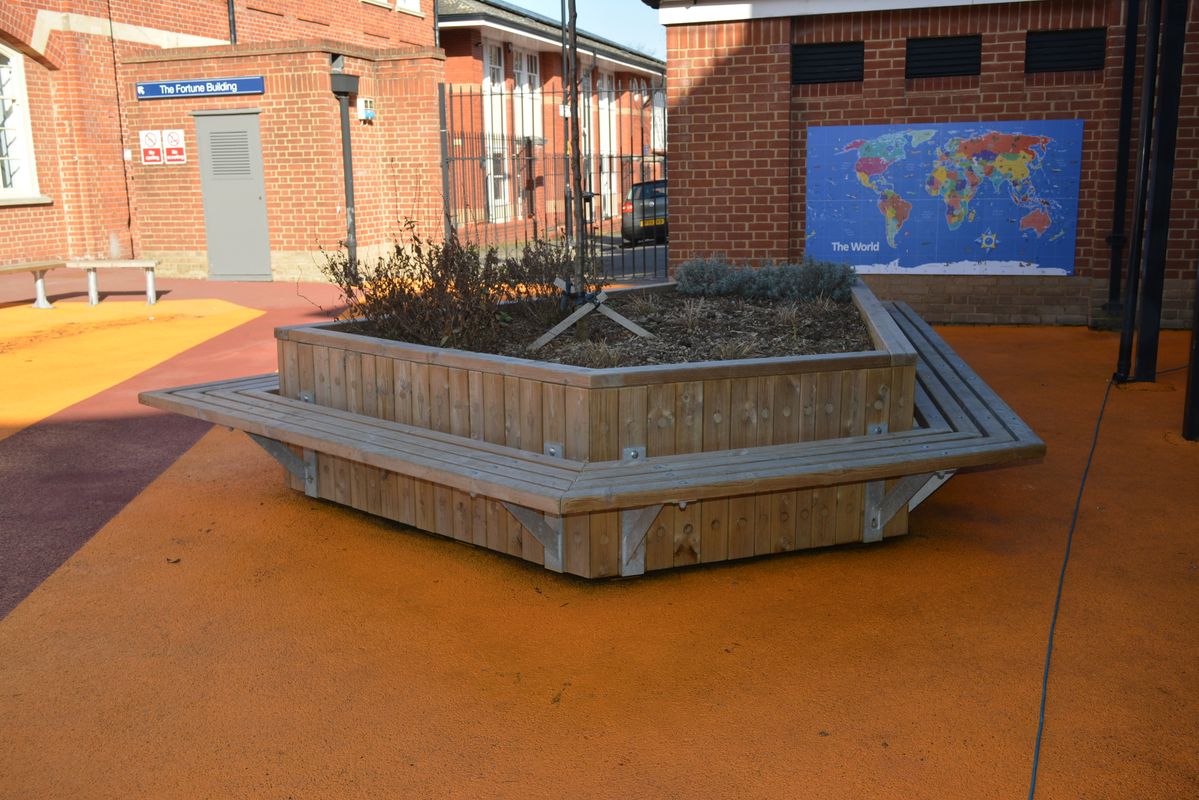 Planters and benches for Alleyn's Junior School | Images