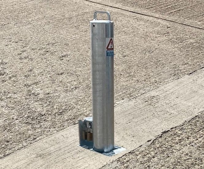 RetractaPost-GL 500 - galvanised steel retractable post | AUTOPA