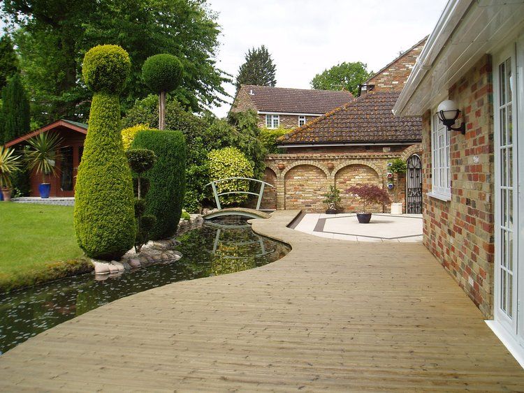 Pond design and construction | Lakes & Fountains | ESI External Works
