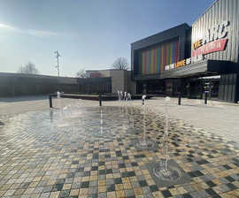 Decorative illuminated plaza water feature - Daventry | Fountains ...