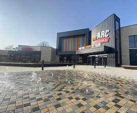 Decorative illuminated plaza water feature - Daventry | Fountains ...