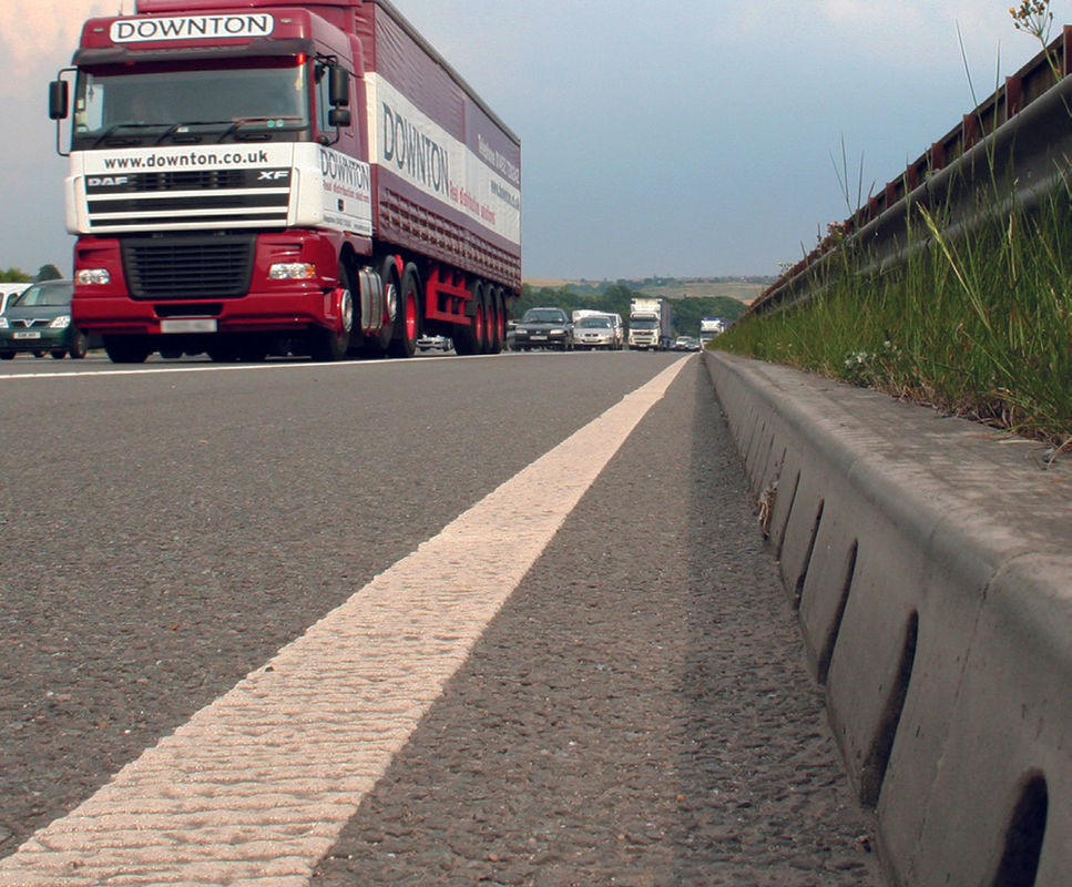 ACO KerbDrain E / E+ - combined kerb and drainage system | Images