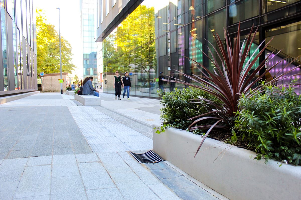 External seating and planters - School of Digital Arts (SODA) | Images