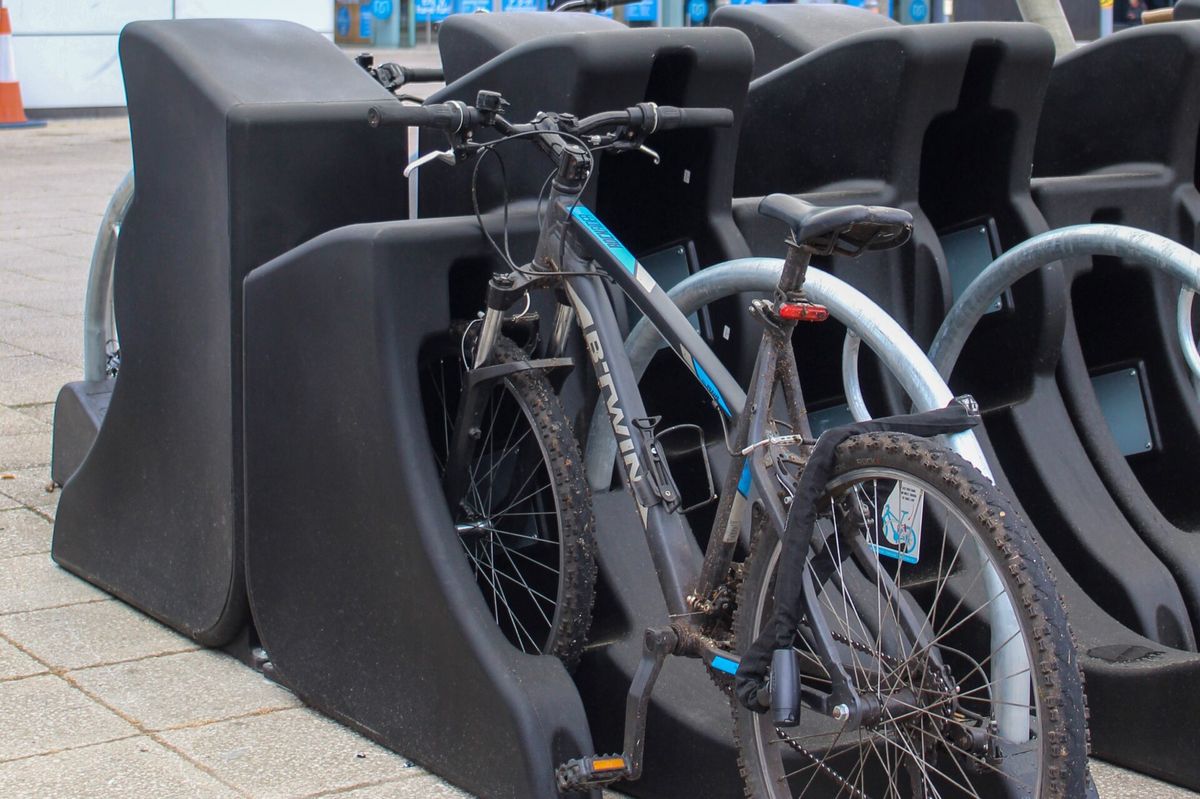 Secure cycle parking for town centre | Images