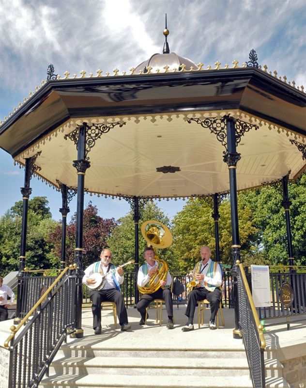 Bespoke bandstands | Images