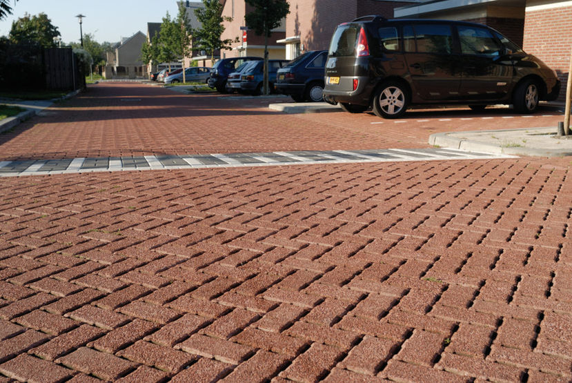 Kellen H2O permeable concrete block paving system | Hardscape | ESI ...