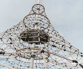 DINO XXL Rope Net Pyramid - climbing playground equipment | Huck Play ...