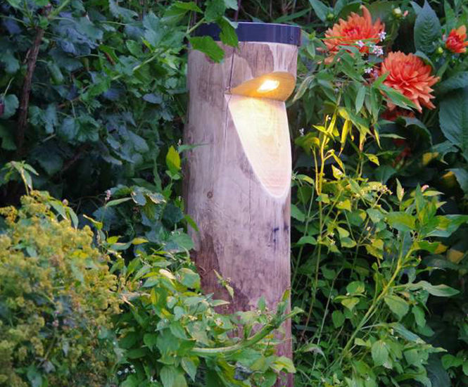 Bosco 93004 solar-powered illuminated timber bollard | Landmark