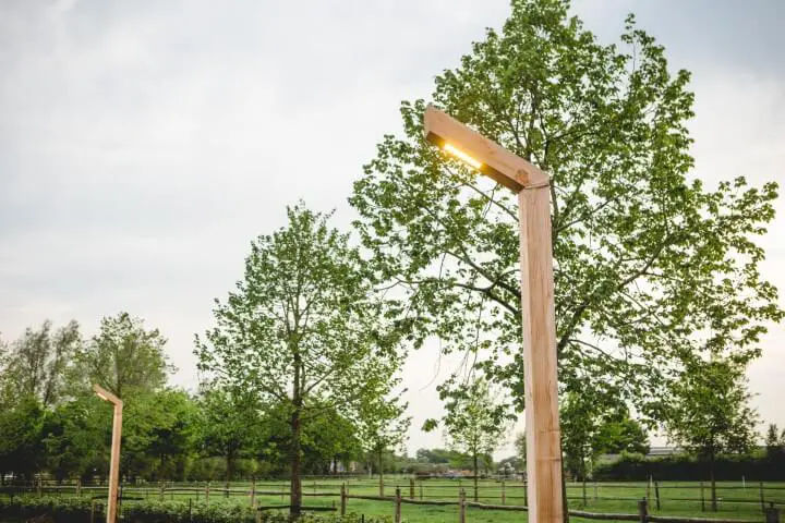 Strato contemporary timber lamppost (93007) | Images
