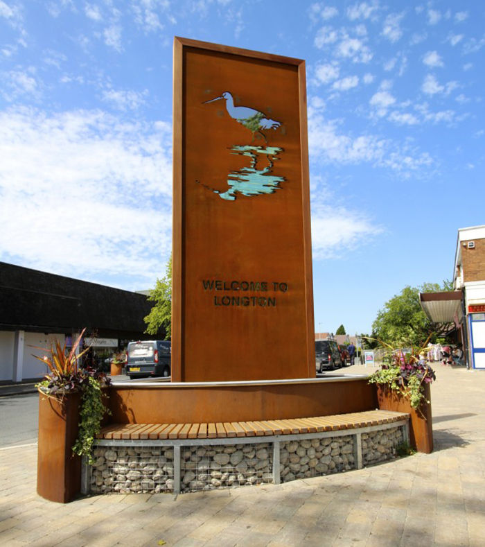 Godwit corten steel totem sculpture - Longton | Images