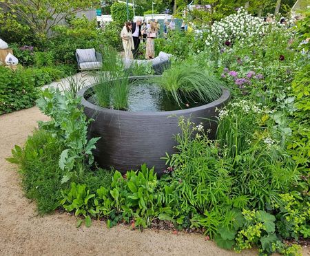 Large-scale water feature, RHS Chelsea Flower Show | Livingreen Design ...
